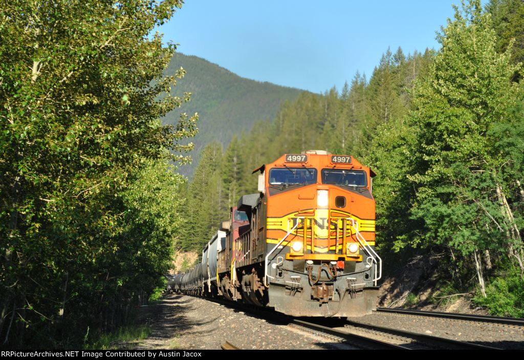 BNSF 4997